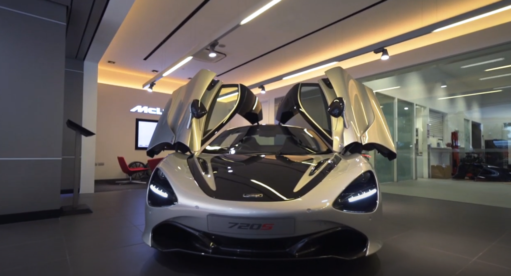 McLaren: Behind the Wheel in Singapore : Click2View