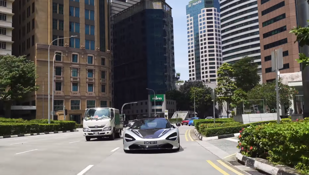 McLaren: Behind the Wheel in Singapore : Click2View